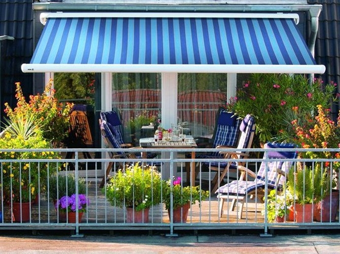 Choisir les stores bannes pour balcon les plus appropriés