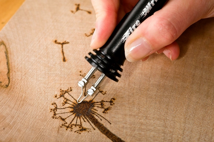 Pyrogravure sur bois : techniques de base et créations originales