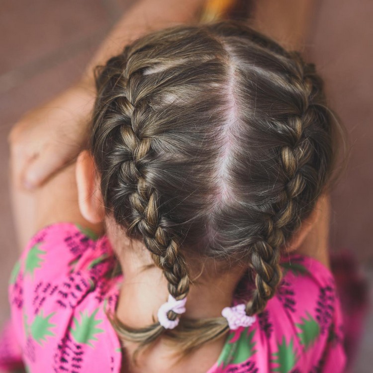 Quelle coiffure fillette choisir pour l'école? 50+ idées chics et ...