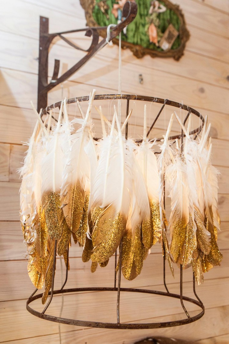 Idée déco DIY en plumes pour donner une touche bohème à votre maison!