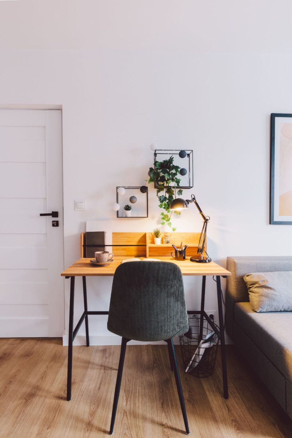 Bureau petit espace : solutions design et gain de place